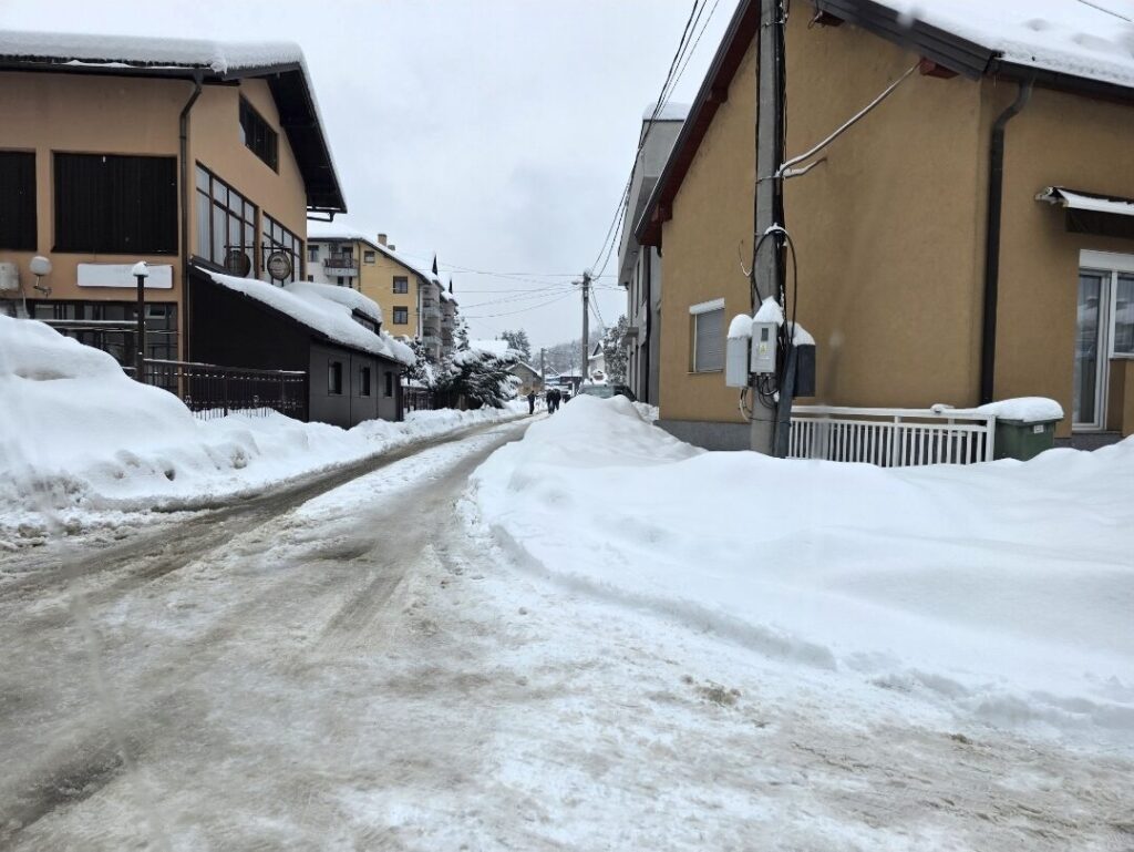 STANOVNICI OGORČENI: Busovača od "zimske idile"do totalnog kolapsa(FOTO ...